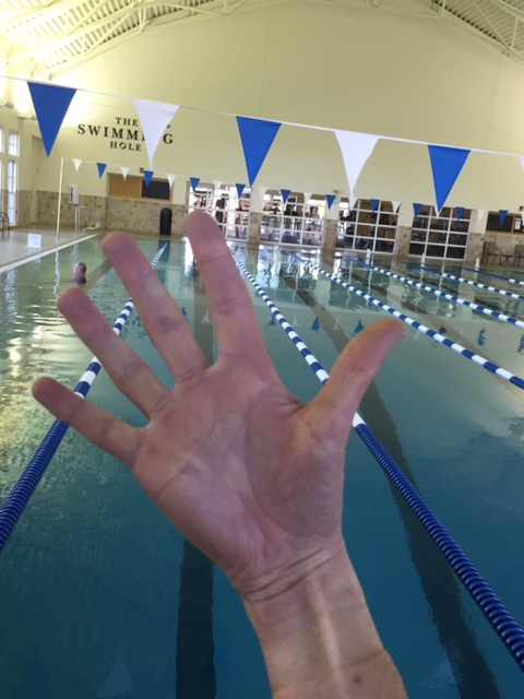 Hand position for maximum swimming speed